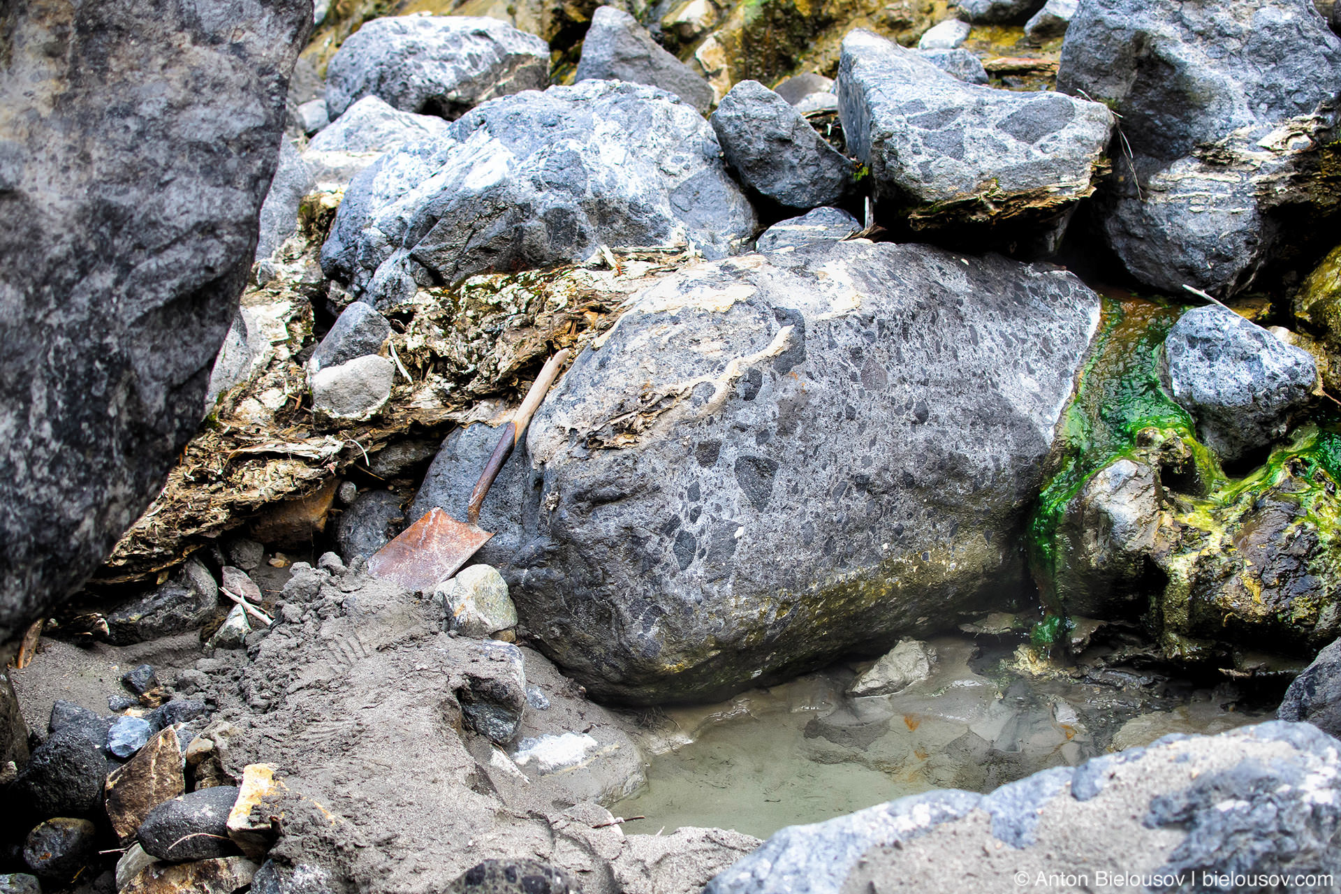 Она: Keyhole Falls Hot Springs