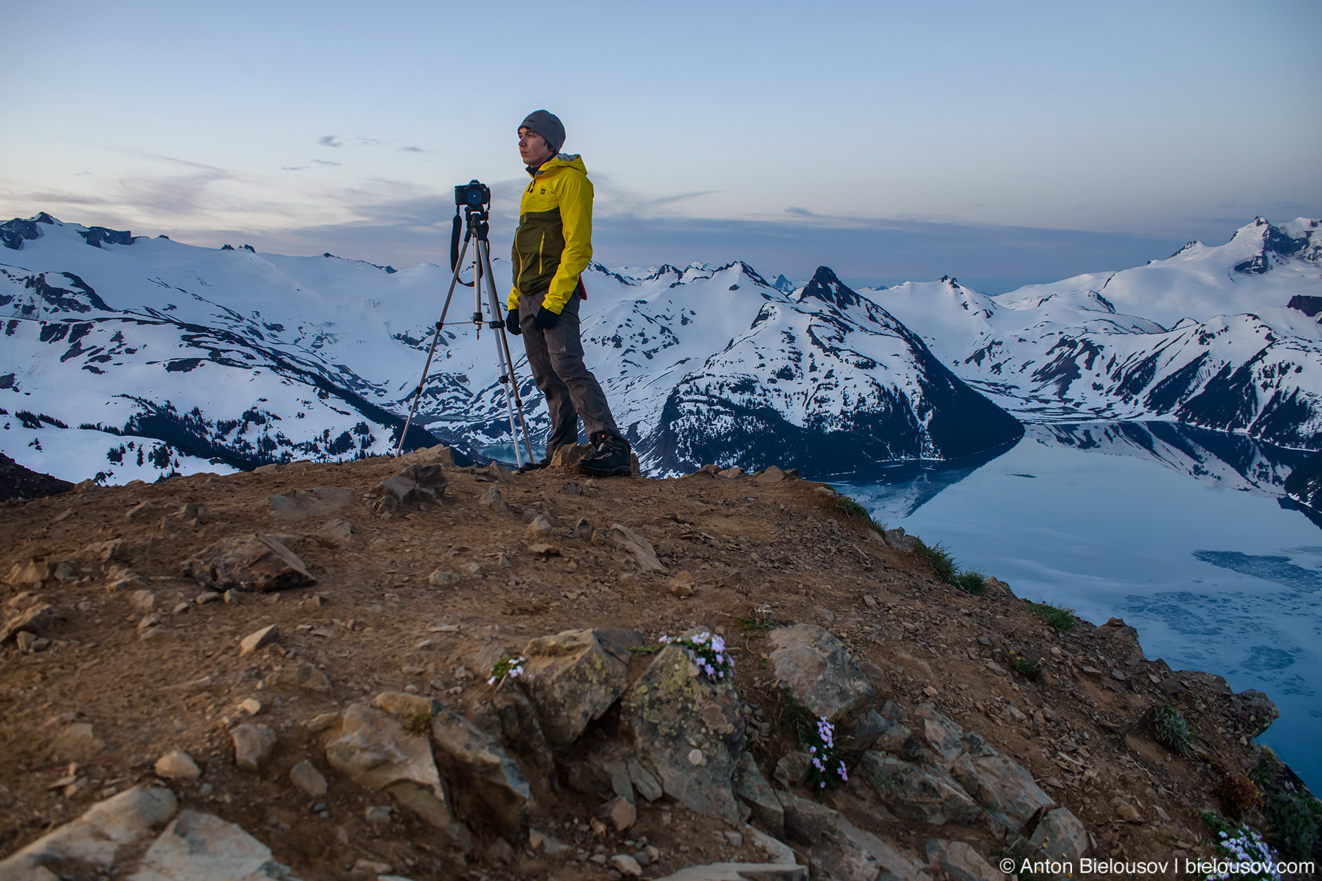 Panorama Ridge: Навстречу солнцу в день 150 летия Канады